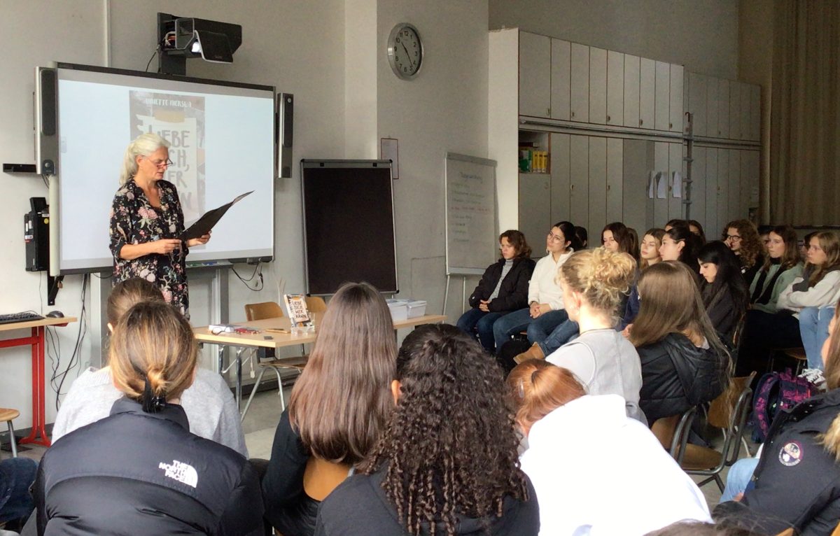 Käpt‘n Book zu Besuch an der LFS | Erzbischöfliche Liebfrauenschule Bonn